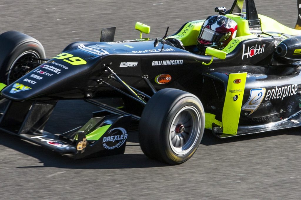 Tricolore F3 TopJet F2000 e titolo austriaco per Andrea Cola | P300.it ...