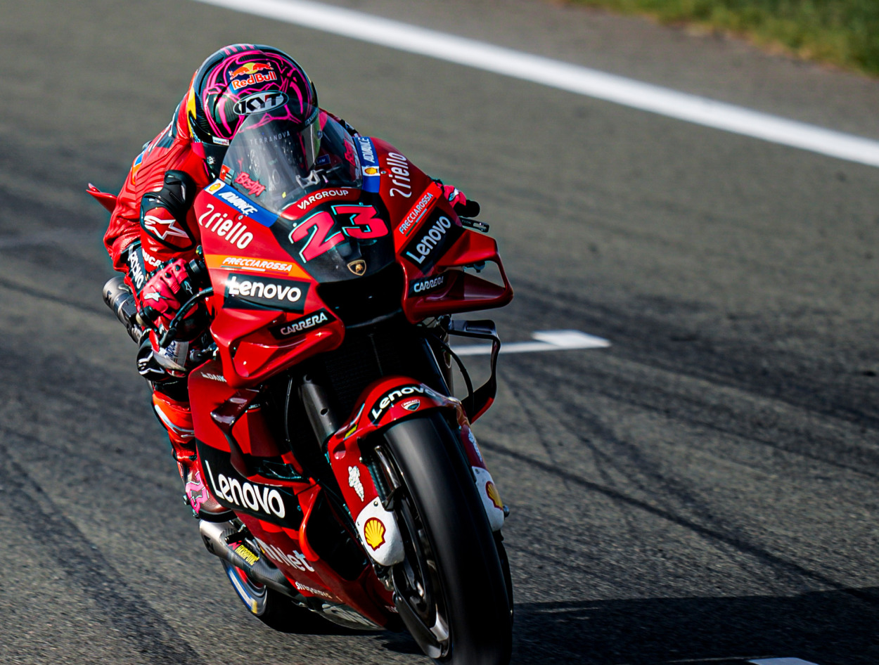 MotoGP | Test Valencia 2022: Aprilia ok al mattino, tante novità in pista