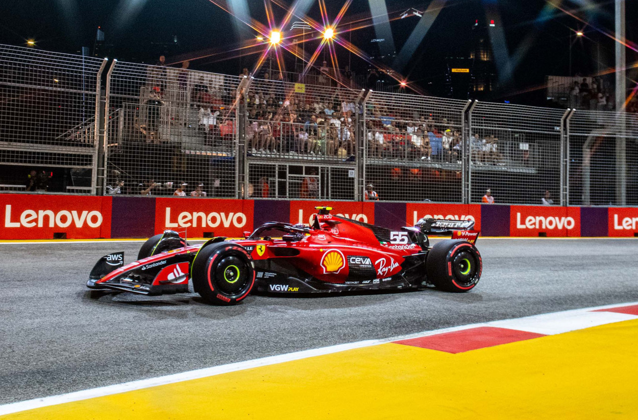 F1 | GP Singapore 2023, gara: Carlos Sainz vince in modo LEGGENDARIO davanti a Norris e Hamilton ...