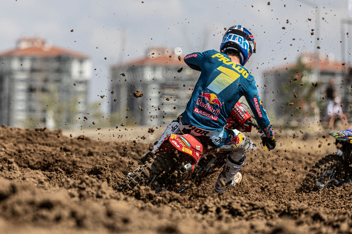 MXGP | GP Cina 2024: Prado conquista Shanghai e rovescia la classifica