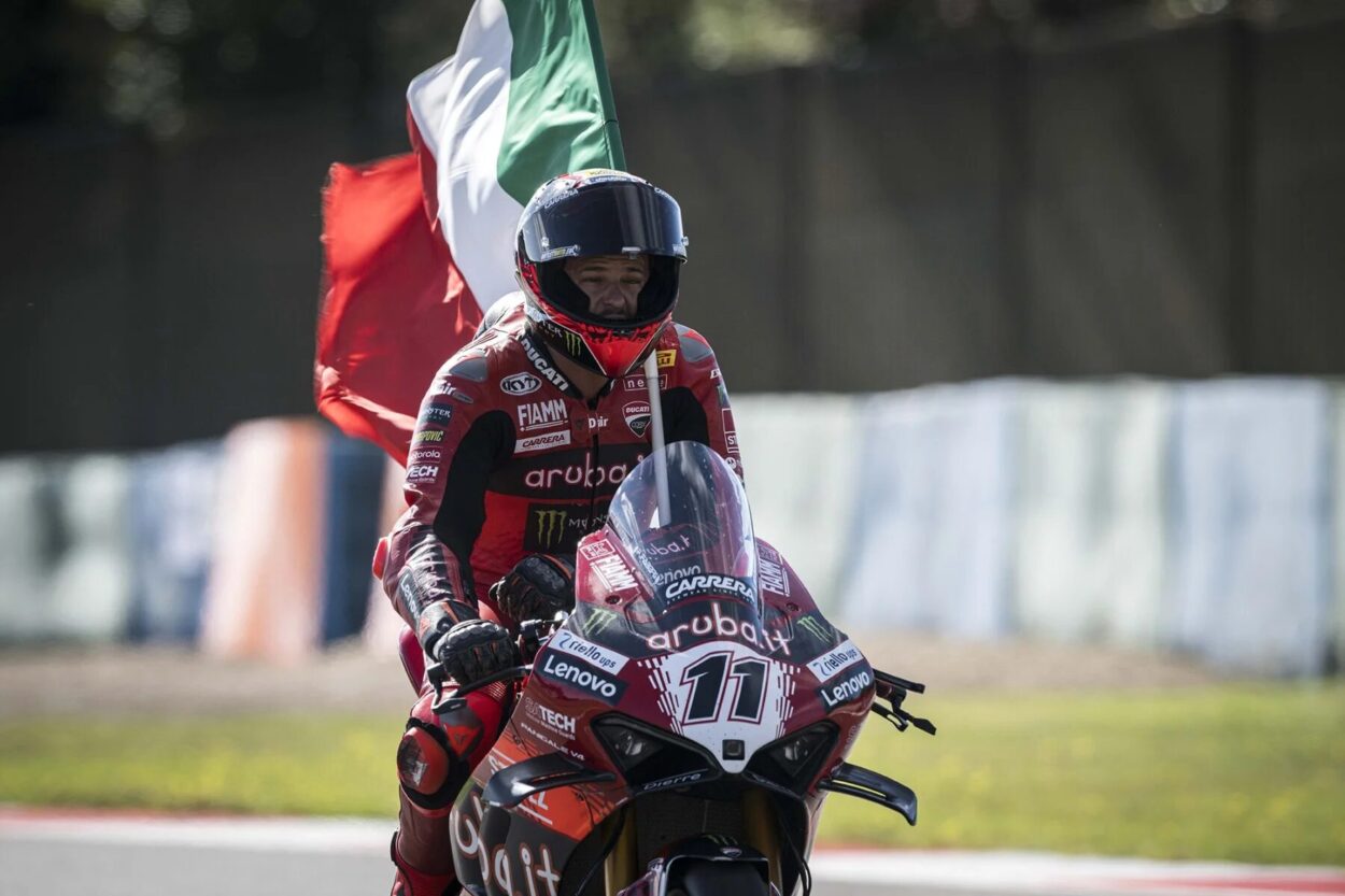 SBK | Round Francia 2024, Gara 2: Nicolò Bulega centra la prima doppietta SBK | Round Francia 2024, Gara 2: Nicolò Bulega centra la prima doppietta