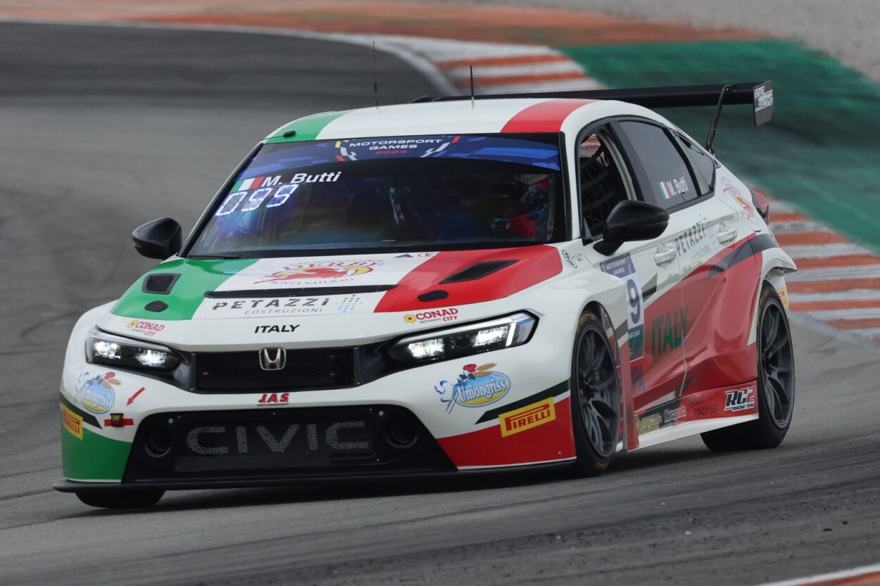 FIA Motorsport Games 2024, TCR: clamorosa medaglia d’oro italiana con ...