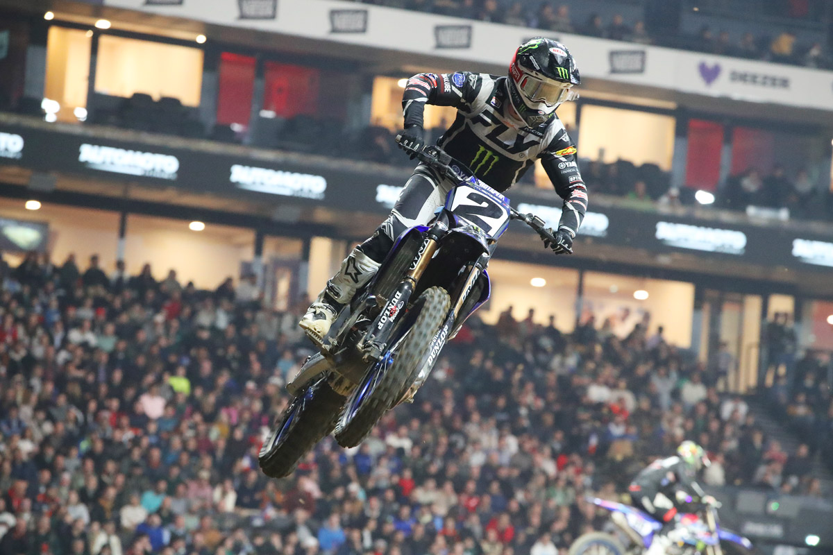 Supercross di Parigi 2024: Jett Lawrence triplica ma non basta, Cooper ...
