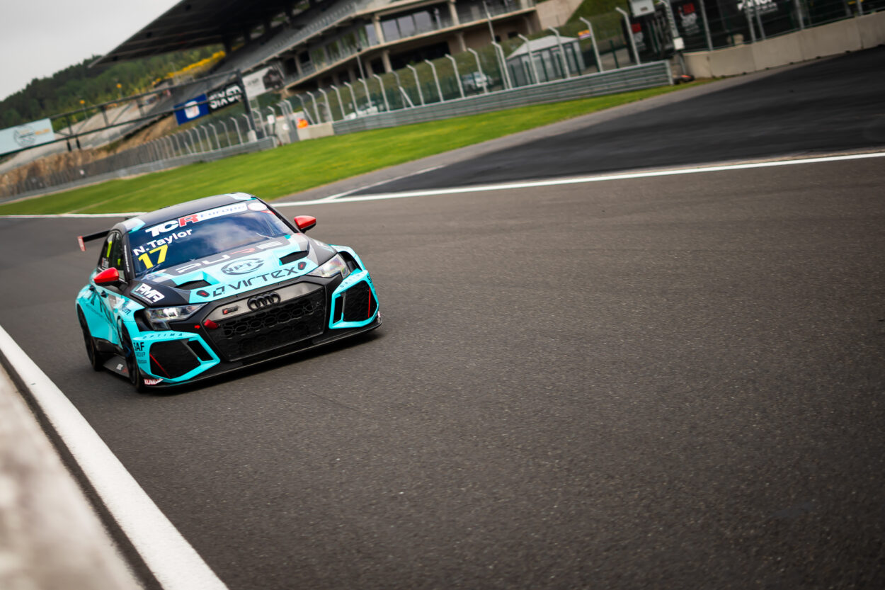 TCR Europe | Spa-Francorchamps 2025, Prove Libere 1-2: Taylor piazza il ...