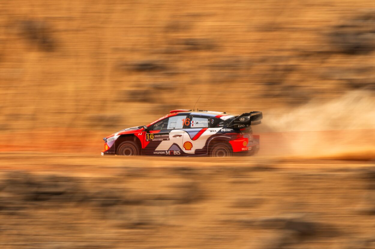 WRC | Rally d’Arabia Saudita 2025, PS12/14: giornata folle! Sesks davanti a metà loop, poi la ...